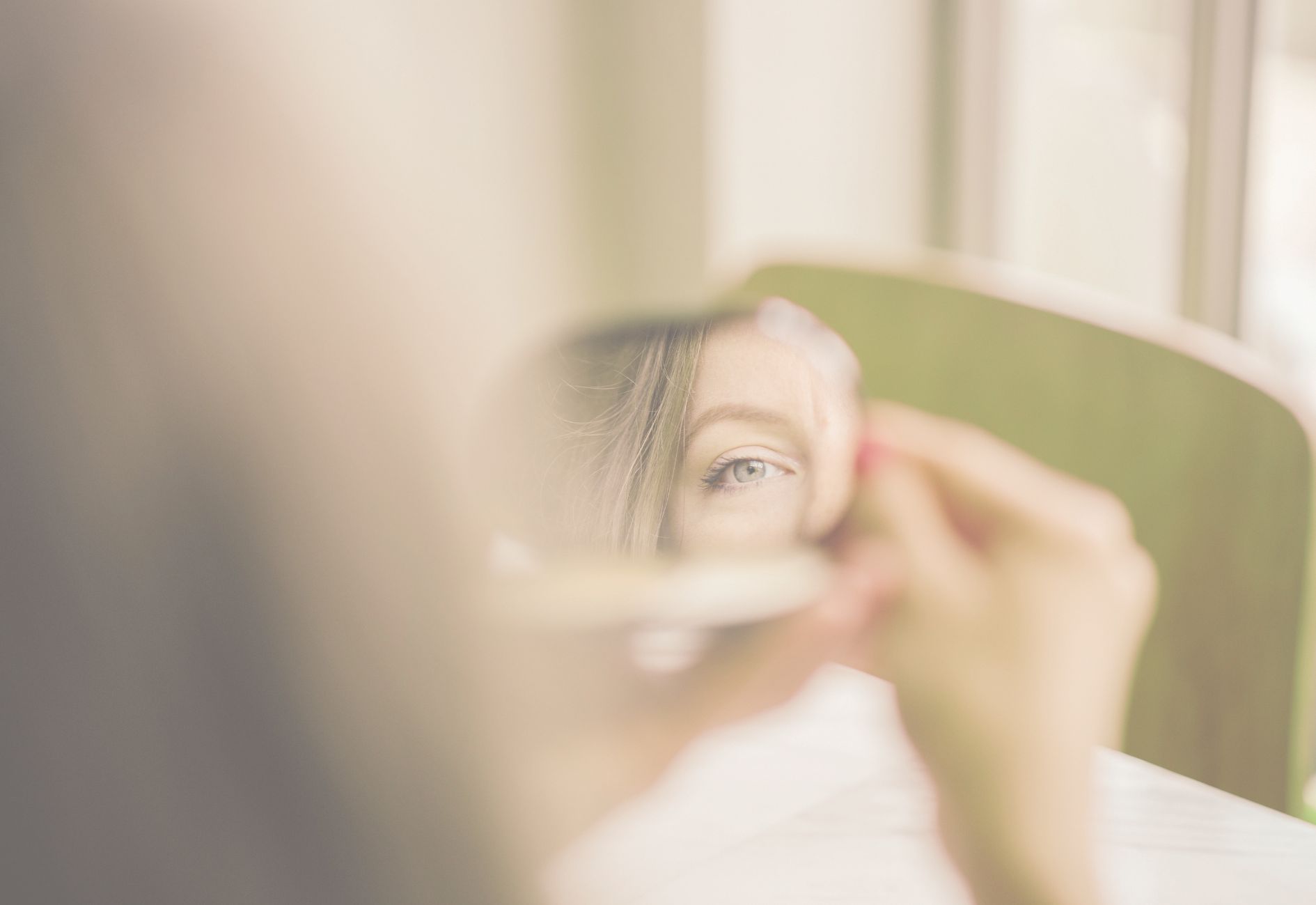 Effet miroir : comprendre ce que les autres révèlent de toi